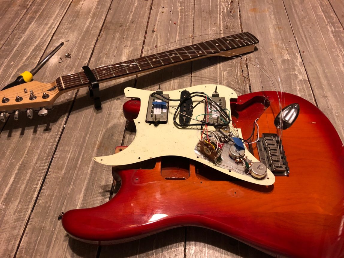 Two Mods to Make Your Stratocaster Sound Like a Telecaster - zZounds ...