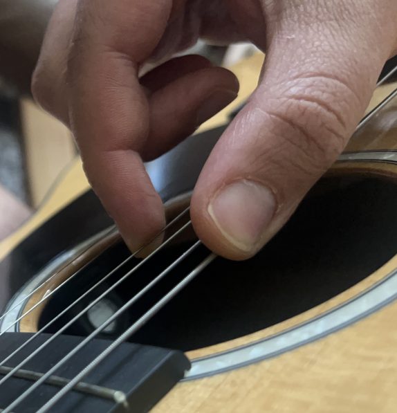 A Beginner's Guide to Fingerpicking - zZounds Music Blog